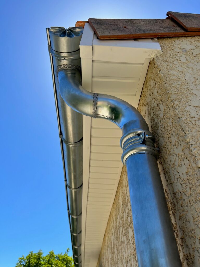 NOUS REMPLAÇONS VOS GOUTTIÈRES ALUMINIUM